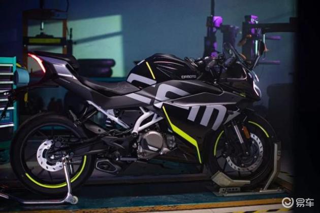 春风最强250跑车版发布：CFMOTO 250SR 赛道玩家_易车