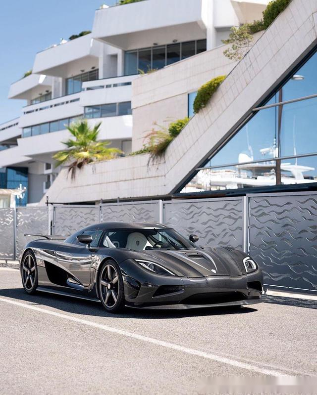 全身碳纤维，2.8秒破百创下吉尼斯纪录，幽灵柯尼塞格Agera R_易车